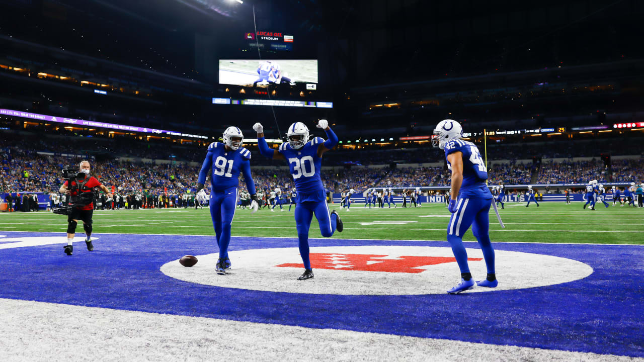 Indianapolis Colts running back Jonathan Taylor wins race to left pylon ...