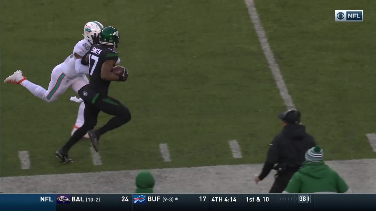 Vyncint Smith takes off down sideline for 37 yards