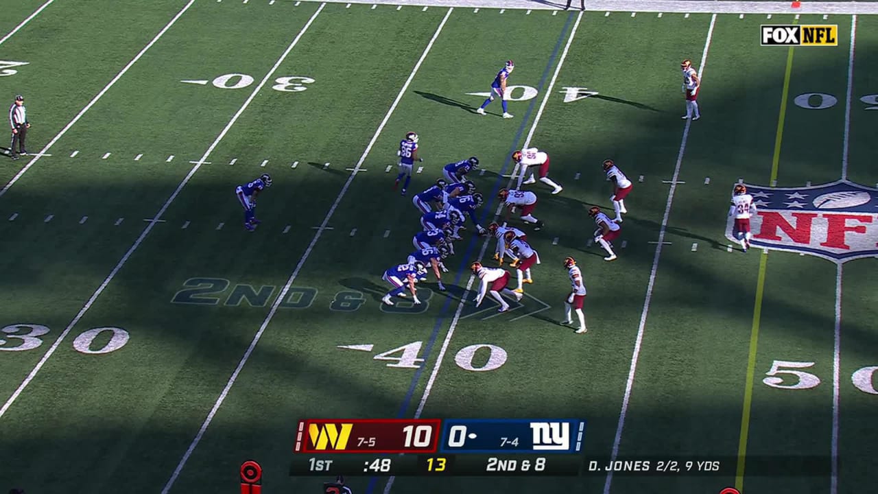 New York Giants quarterback Daniel Jones pickups up 21 yards on PA ...