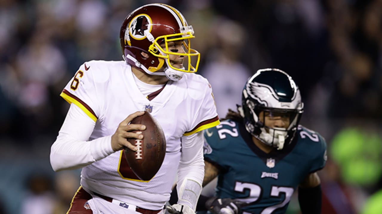 Mark Sanchez keeps it on QB scramble for first down
