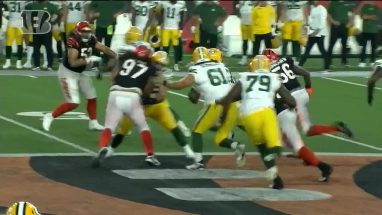 Cincinnati Bengals defensive tackle Domenique Davis pounces on ...