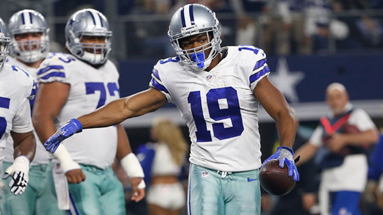 Cooper shoots free throw after sprinting for 40-yard TD