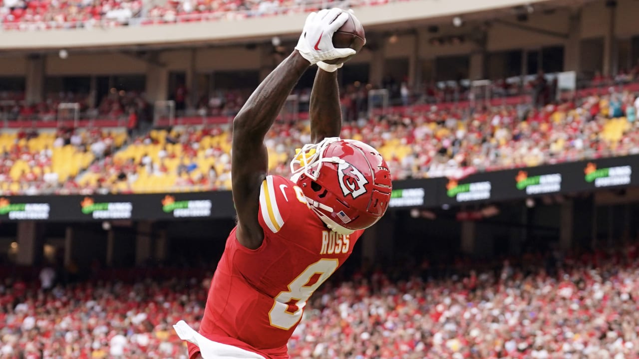 Kansas City Chiefs wide receiver Justyn Ross goes UP to pull in 3-yard TD