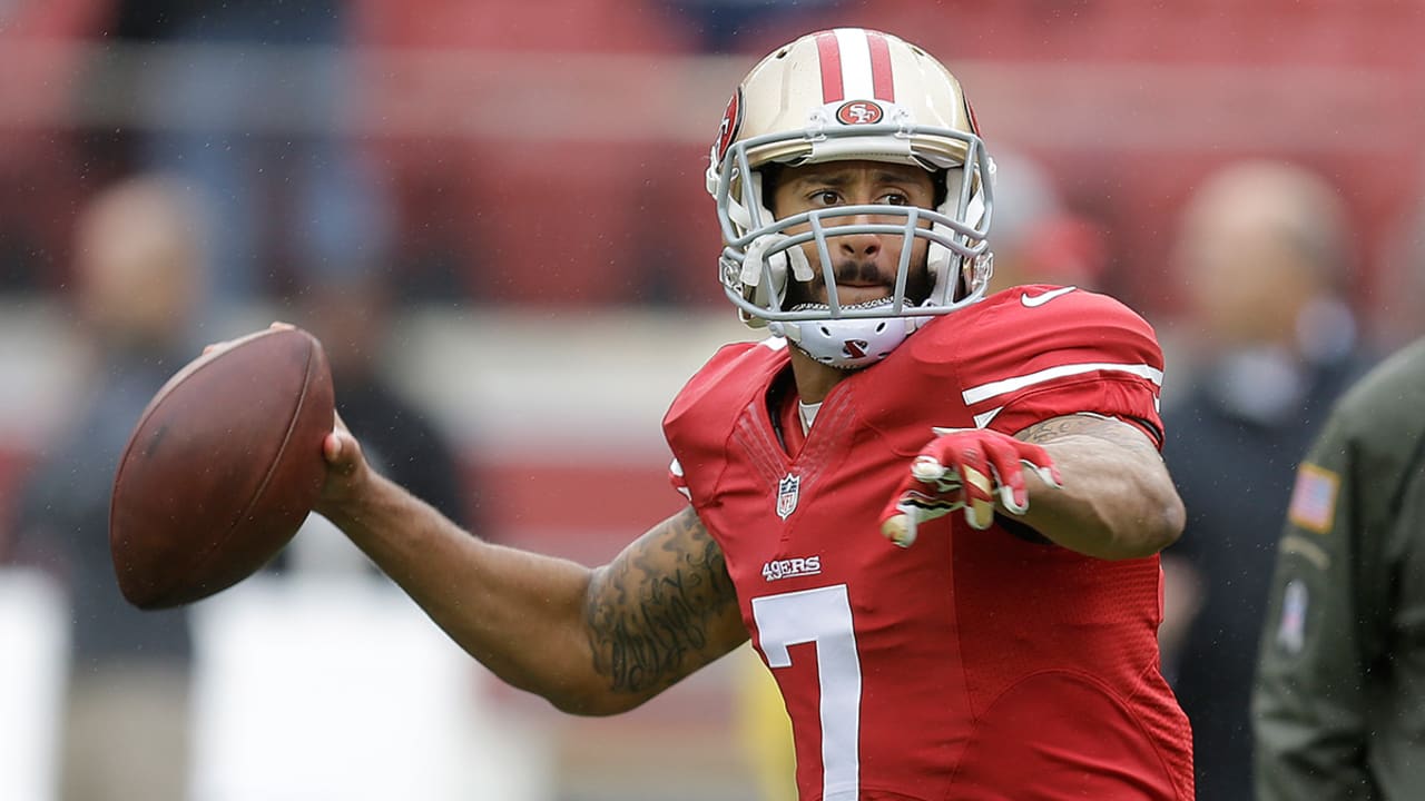 Colin Kaepernick participating in individual drills