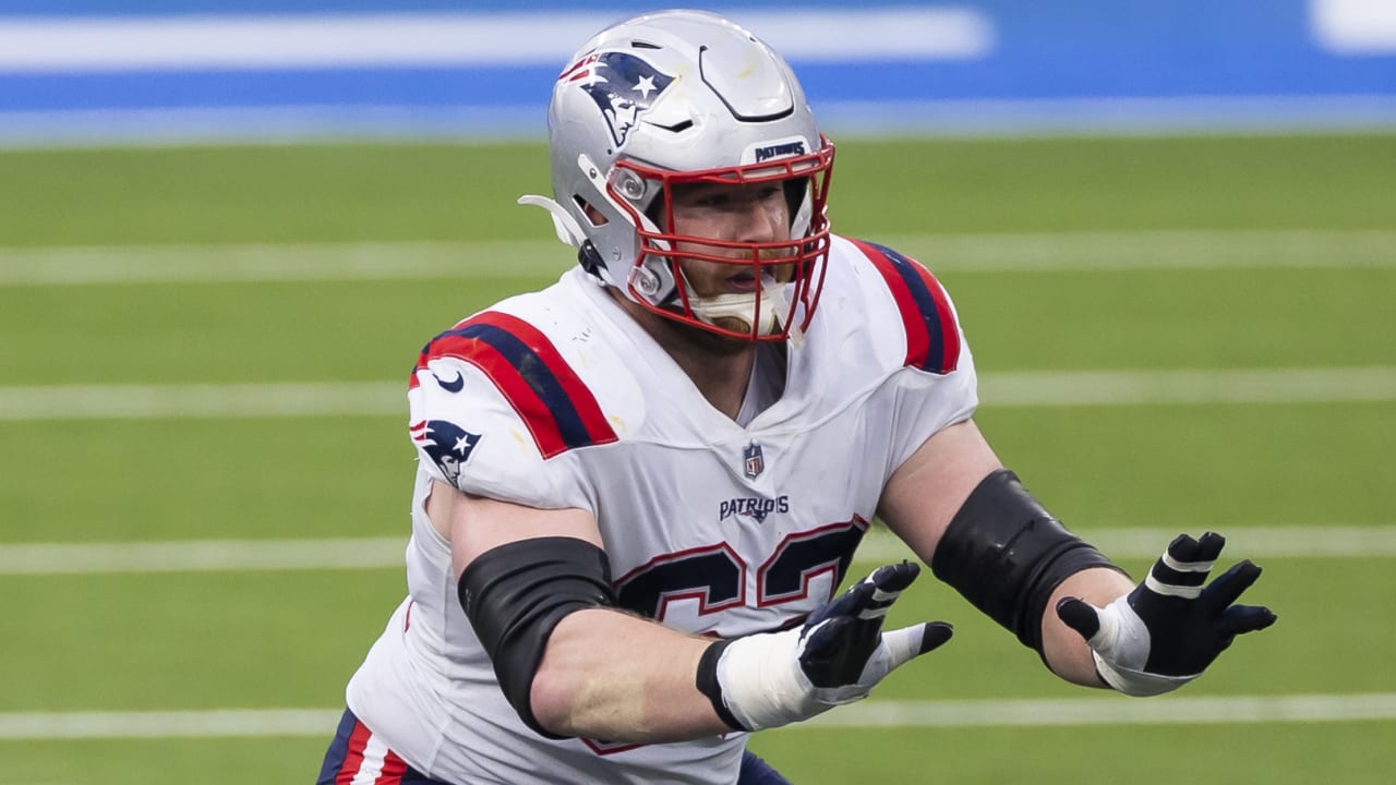 Chiefs signing former Patriots OL Joe Thuney to 5-year, $80M deal