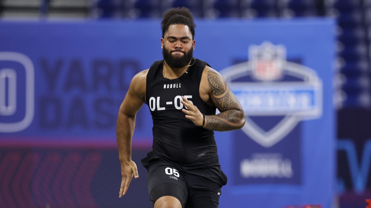 Offensive guard Henry Bainivalu runs official 5.50-second 40-yard dash ...