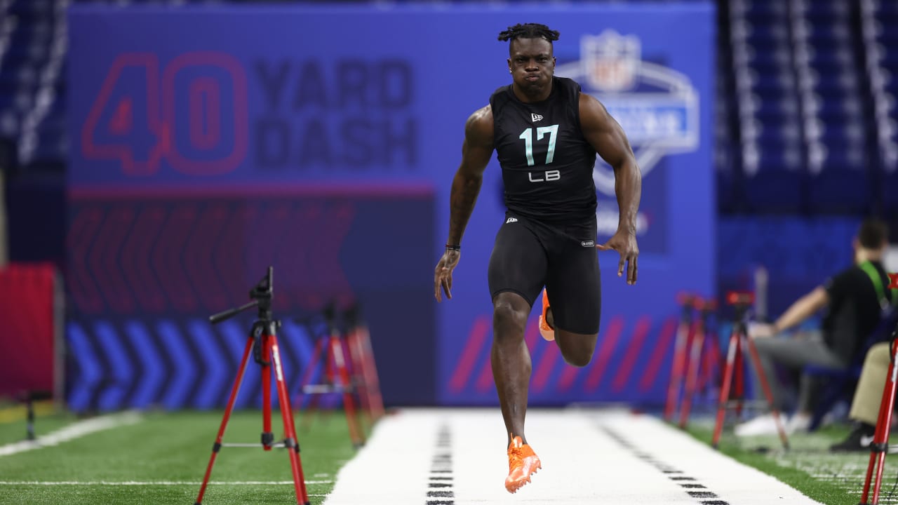 Linebacker Christian Harris runs official 4.44-second 40-yard dash at ...