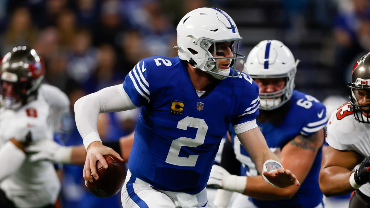Indianapolis Colts quarterback Carson Wentz outruns Tampa Bay ...