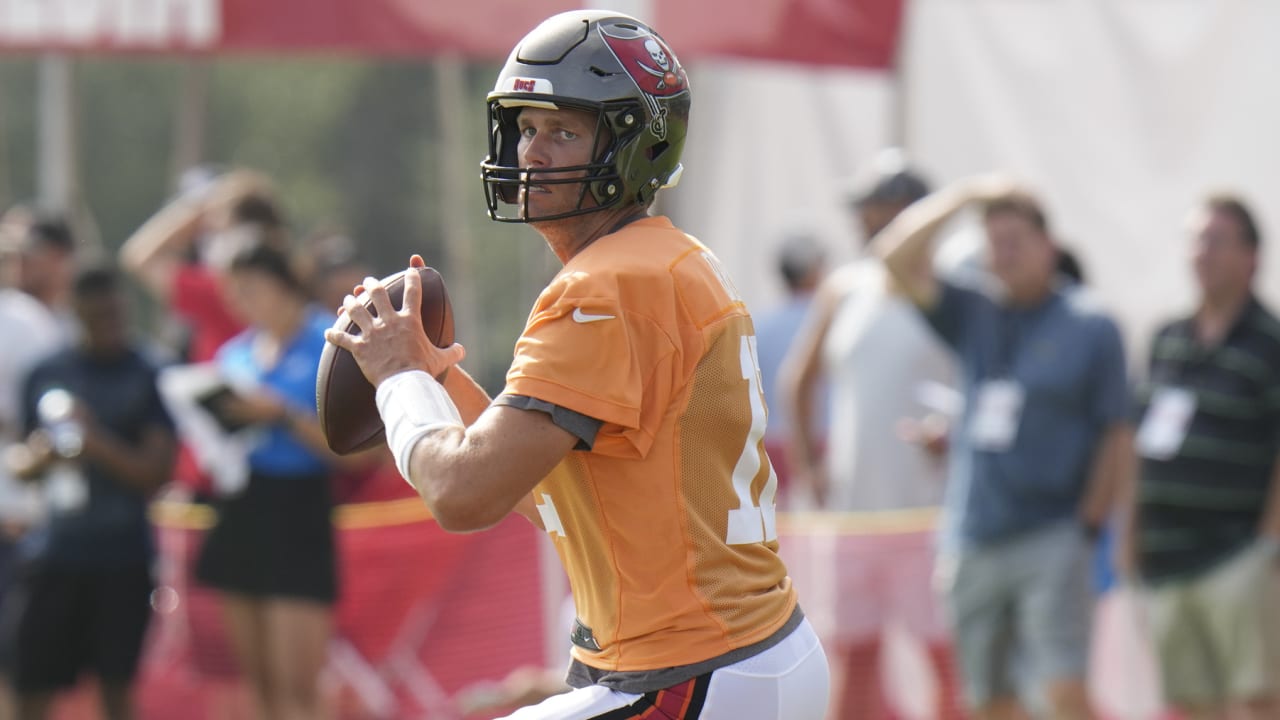 Nfl Network Insider Tom Pelissero Tampa Bay Buccaneers Quarterback Tom
