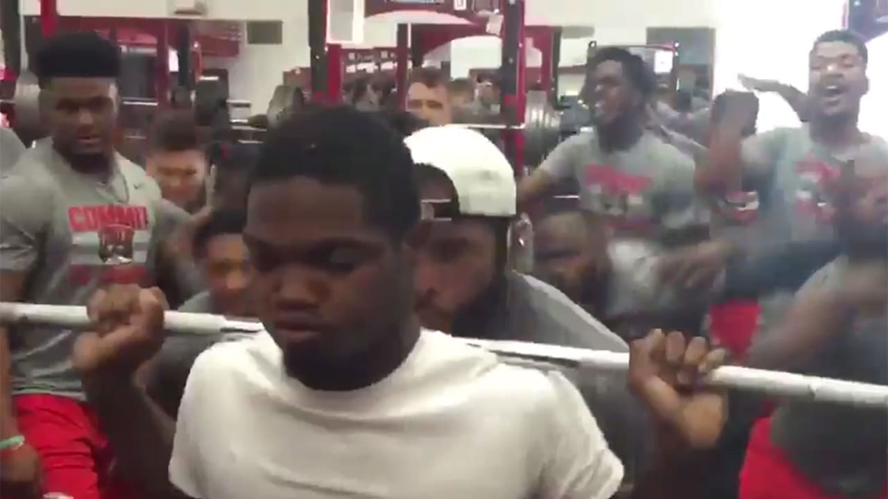 UNLV players get no shortage of support in weight room