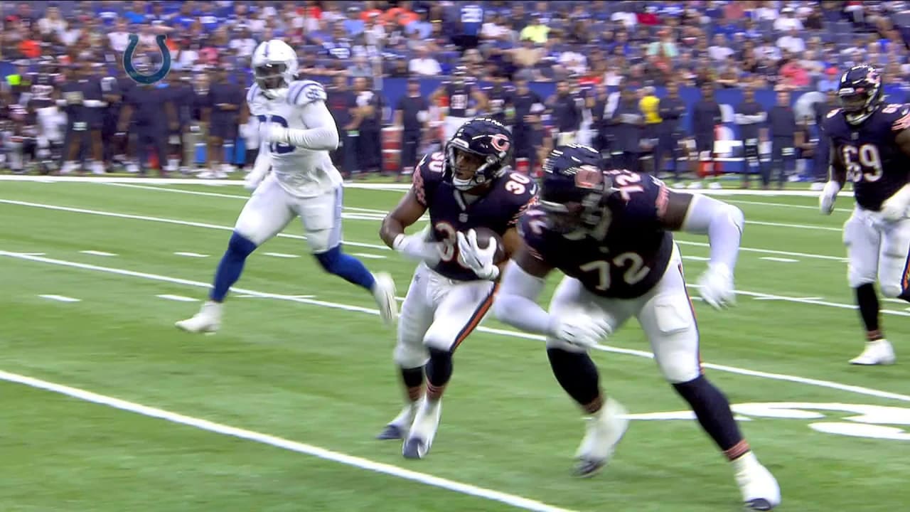 Chicago Bears running back Roschon Johnson rumbles on screen to move chains