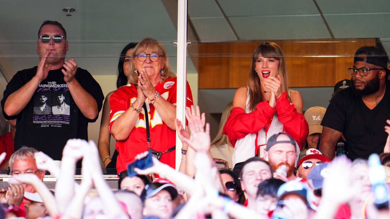 Taylor Swift screams in celebration of Kansas City Chiefs tight end ...