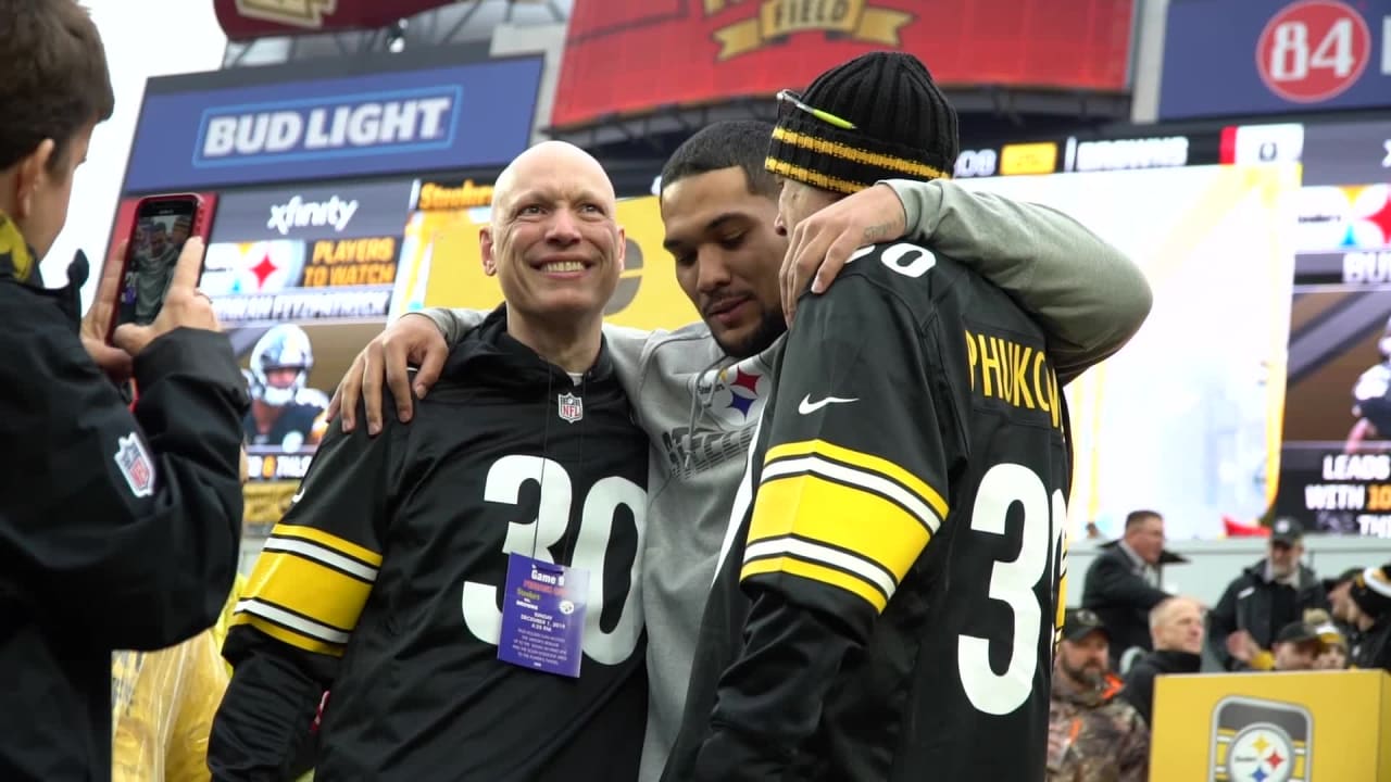 James Conner meets with Steelers fan battling cancer