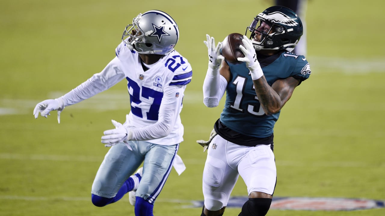 Philadelphia Eagles quarterback Carson Wentz floats pass to wide ...