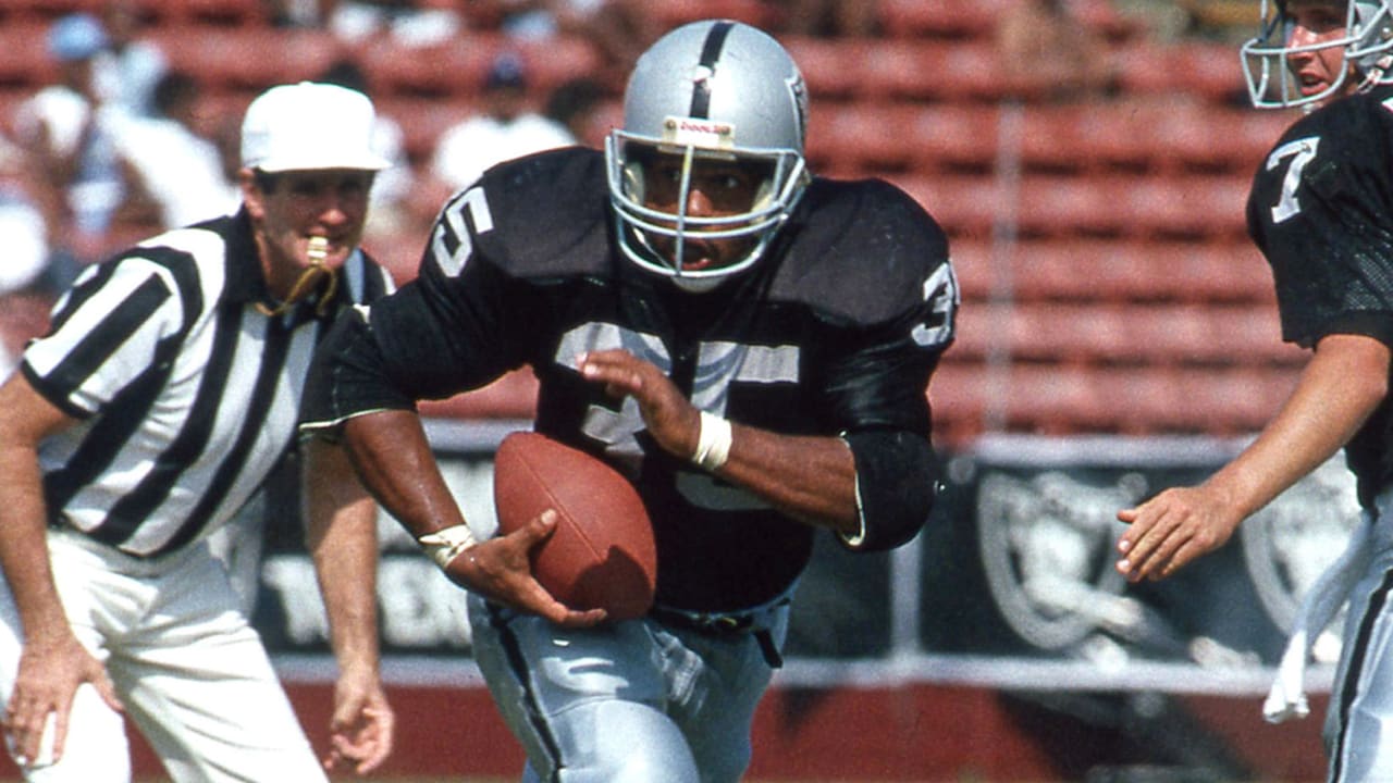 Former Raiders fullback Steve Smith dies at age 57