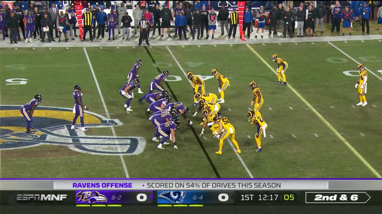 Lamar Jackson takes fake handoff down sideline for 16 yards