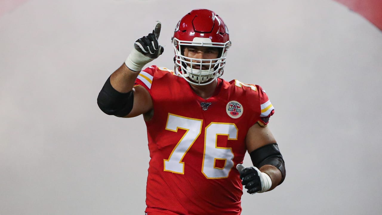 Chiefs guard Laurent Duvernay-Tardif named co-winner of Canada's Lou ...