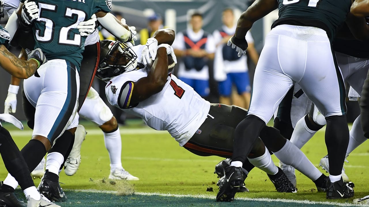 Tampa Bay Buccaneers running back Leonard Fournette barrels in for goal ...