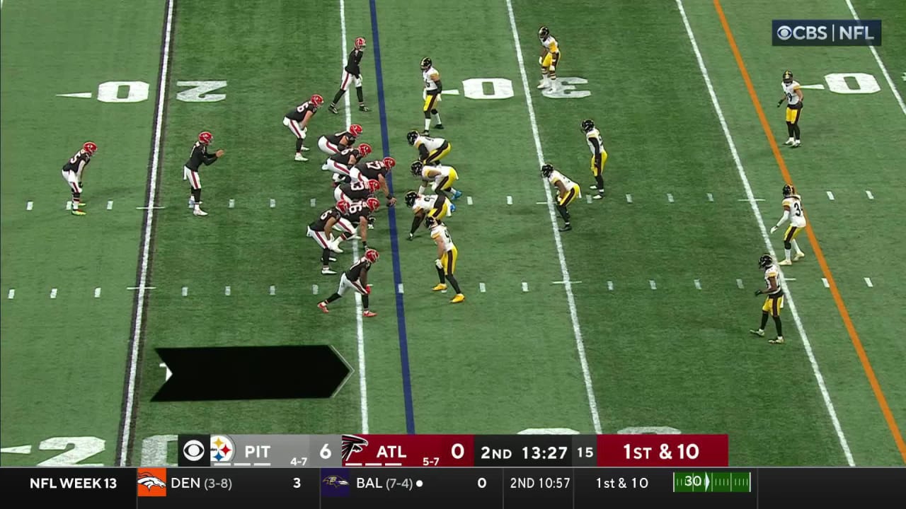 Atlanta Falcons running back Tyler Allgeier breaks free up the middle ...