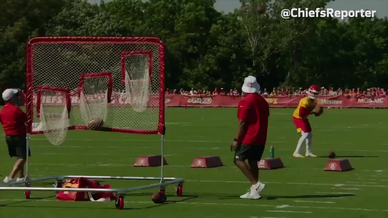 Kansas City Chiefs quarterback Patrick Mahomes shows off left-hand ...