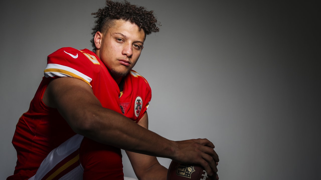 Kansas City Chiefs draft Patrick Mahomes No. 10 overall in 2017