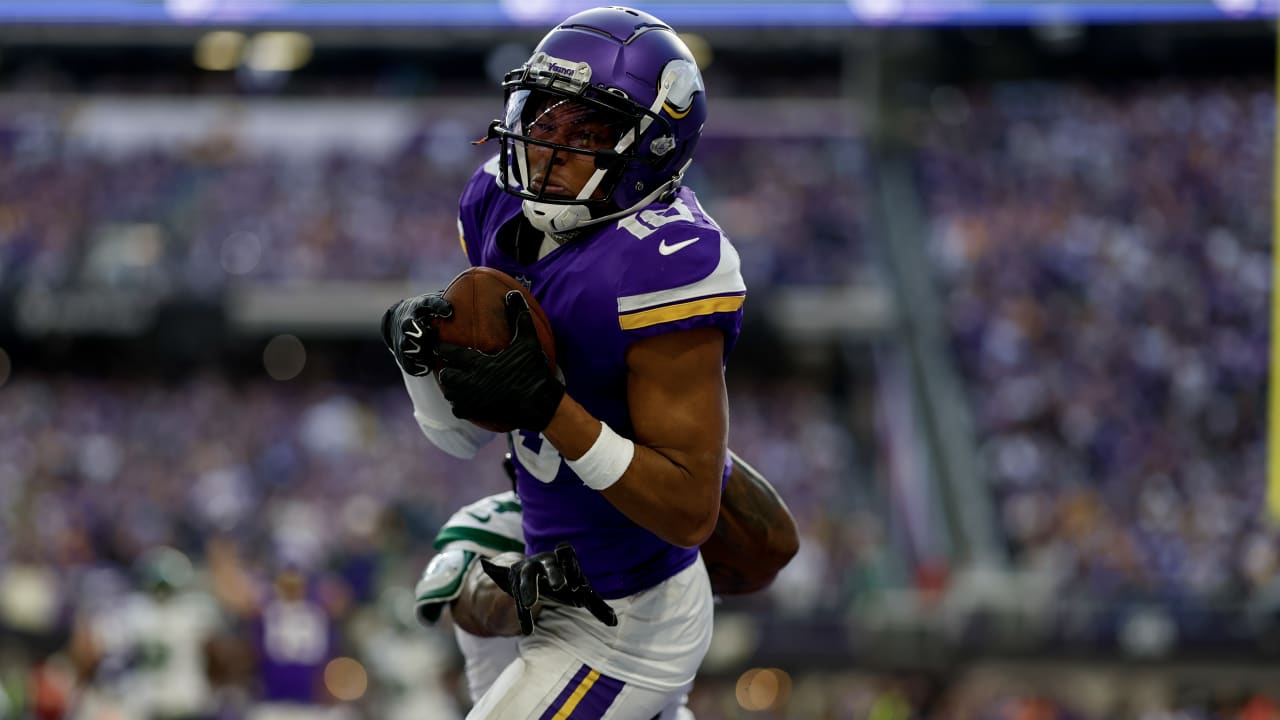 Minnesota Vikings wide receiver Justin Jefferson beats cornerback D.J ...