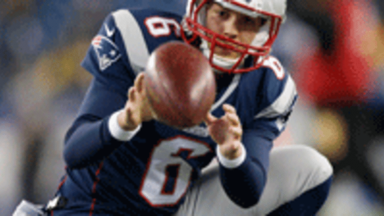 NFL looking into Pats' possible use of deflated balls