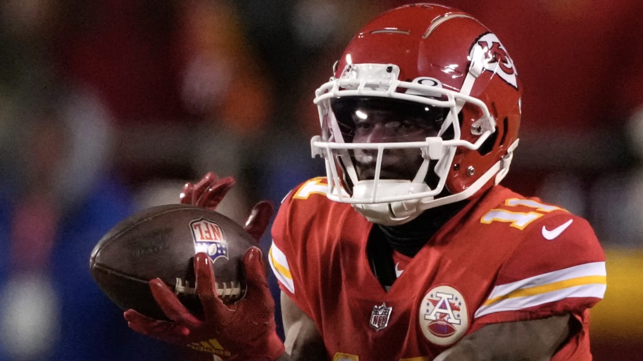 Kansas City Chiefs wide receiver Marquez Valdes-Scantling shows ...