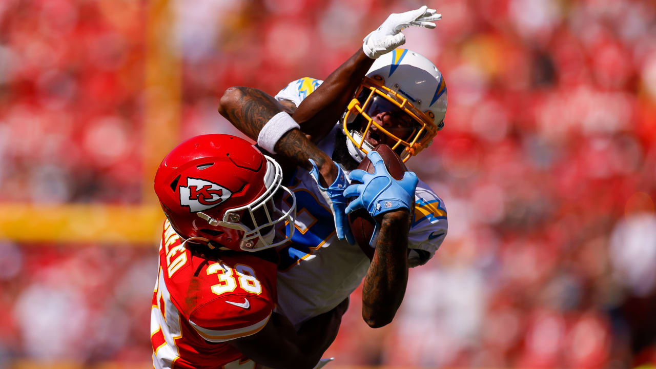 Los Angeles Chargers wide receiver Keenan Allen reels in first-down ...