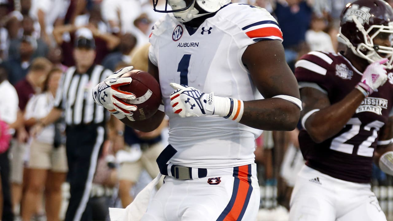 Duke Williams back on practice field at Auburn