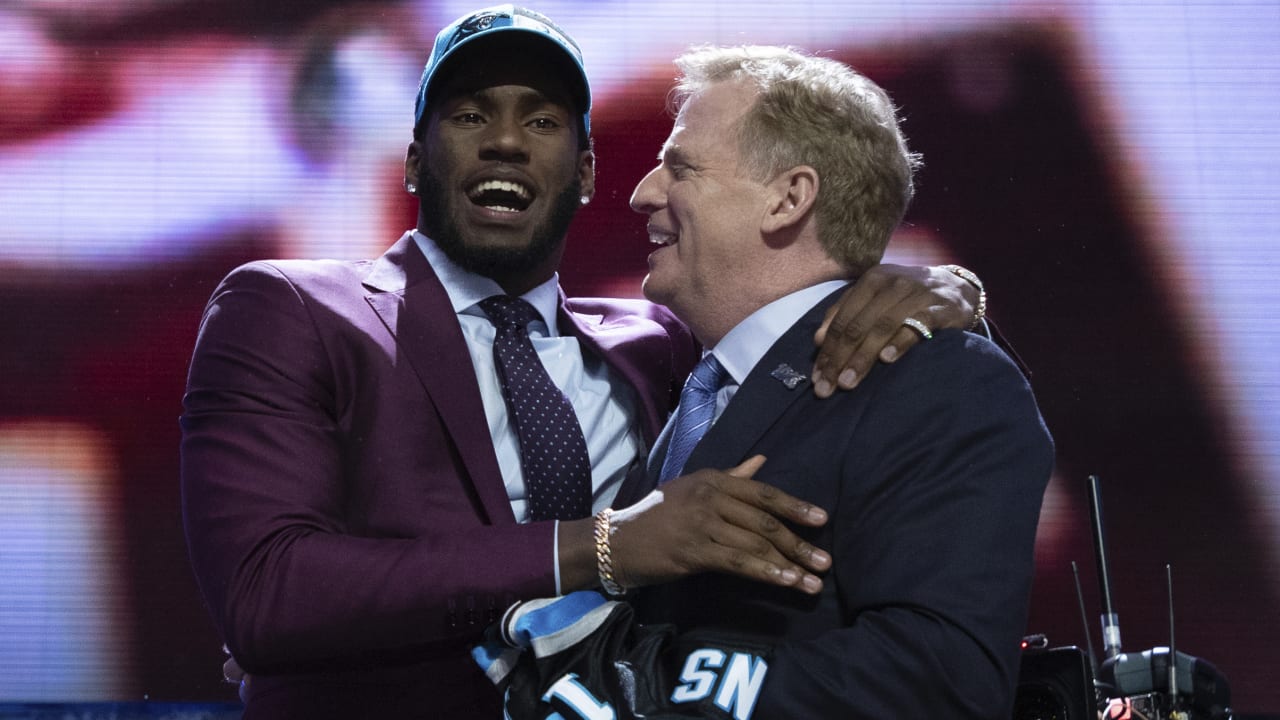 Commissioner Roger Goodell fully vaccinated, will be allowed to hug ...