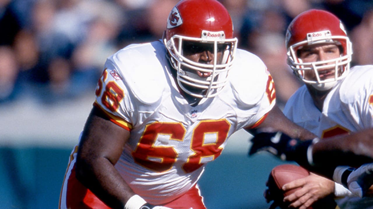 Hall of Famer and former Kansas City Chiefs offensive lineman Will ...