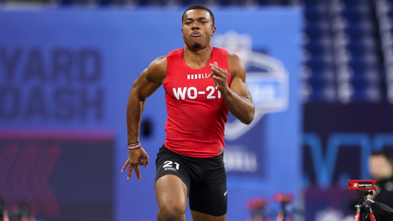 Wide Receiver Elijah Higgins runs official 4.54-second 40-yard dash at ...