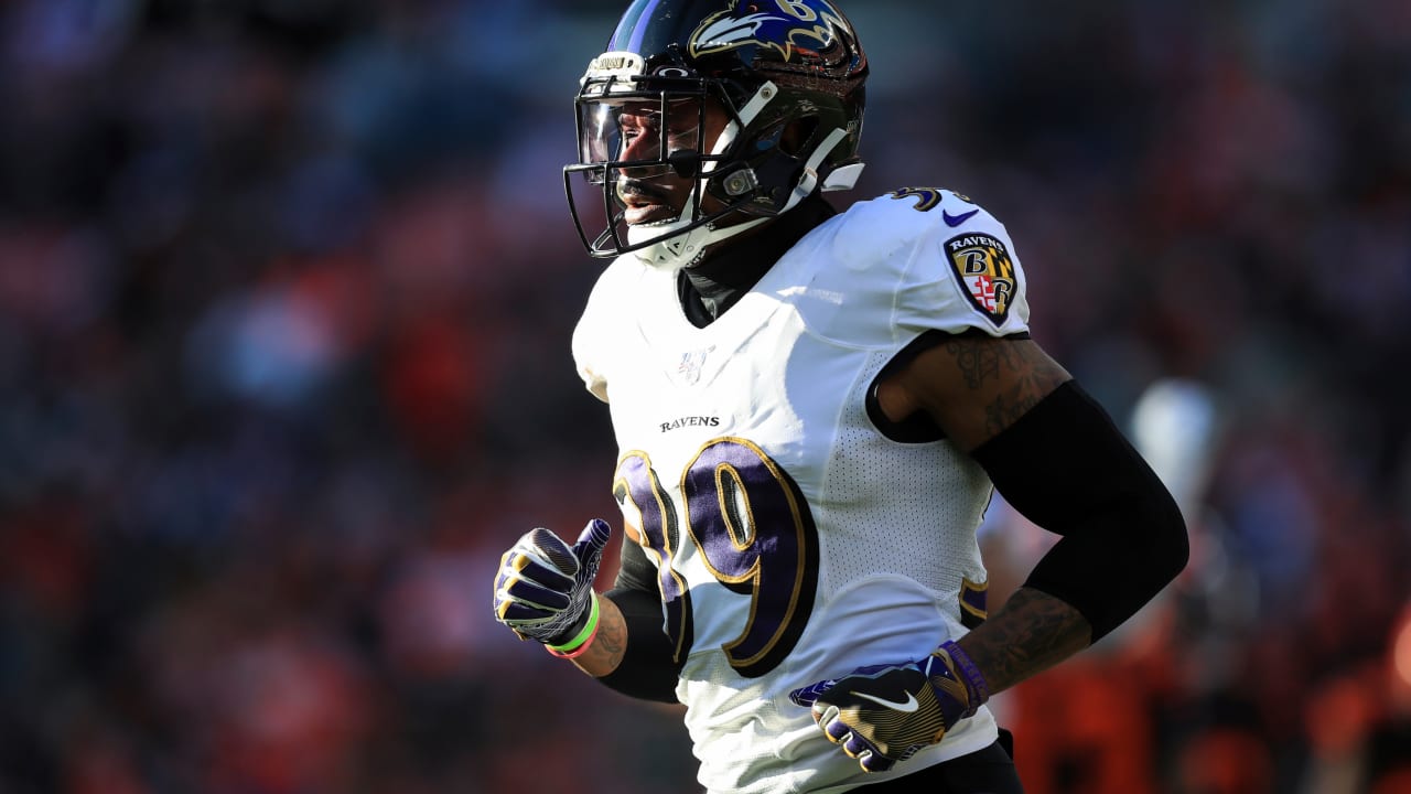 Cowboys sign former Ravens cornerback Brandon Carr to practice squad