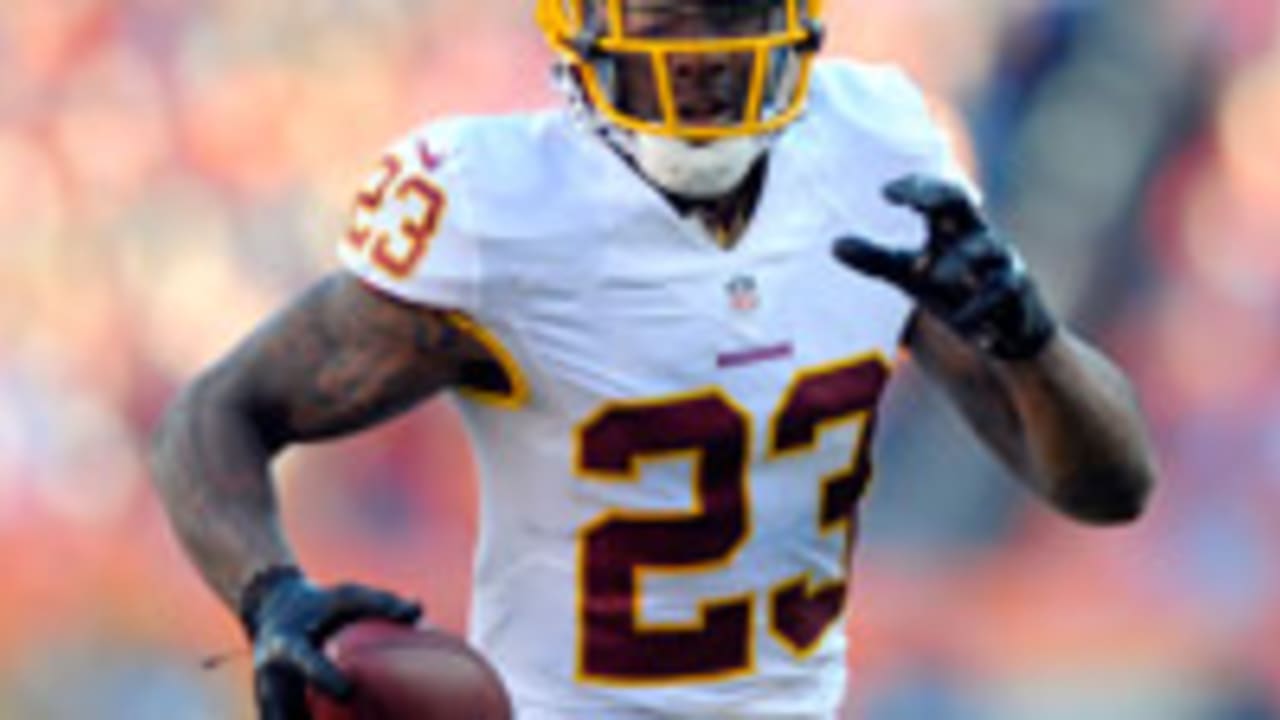 DeAngelo Hall: Redskins 'probably should' change team name