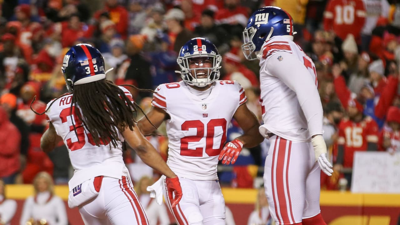 Doink! New York Giants cornerback Julian Love's deflected red-zone INT ...
