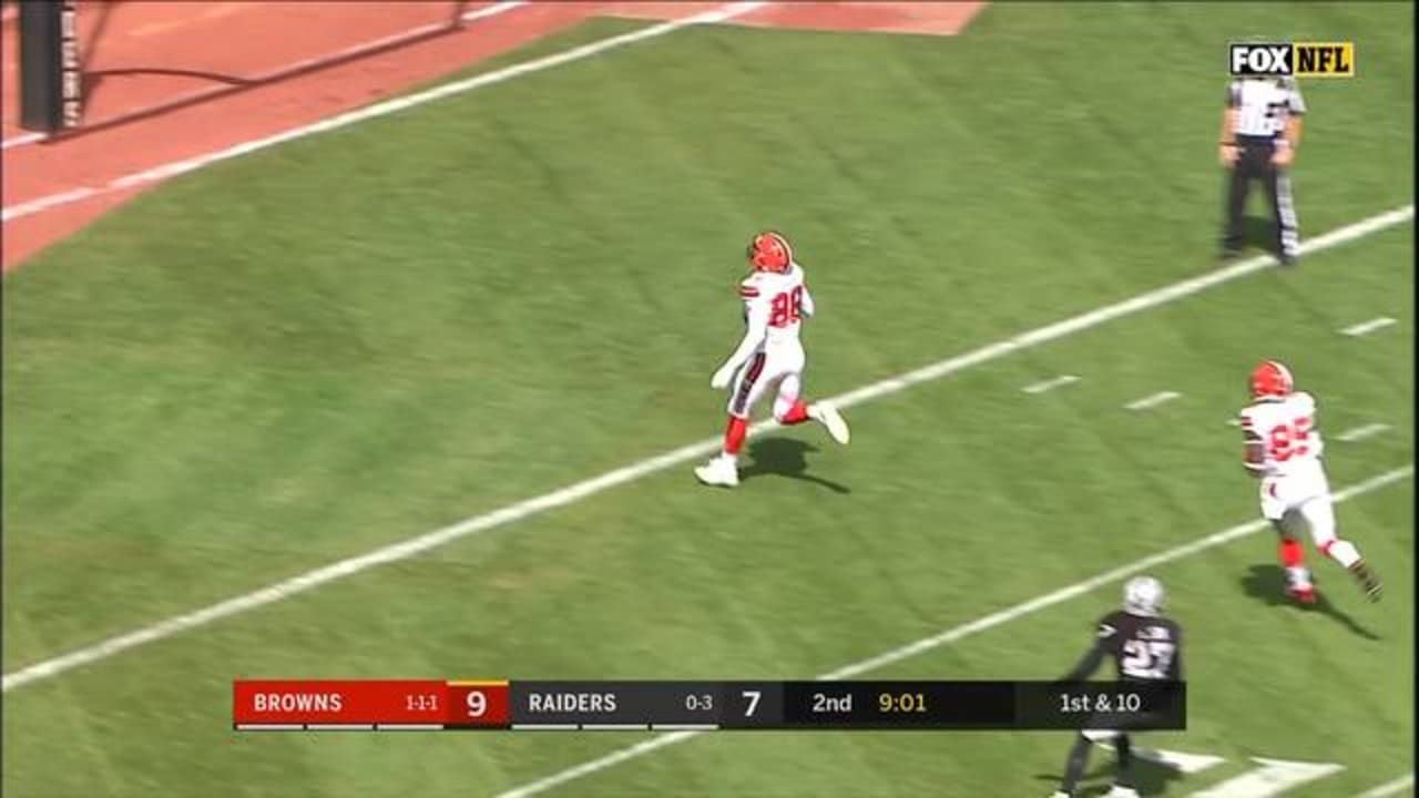 Darren Fells and David Njoku celebrate after a touchdown