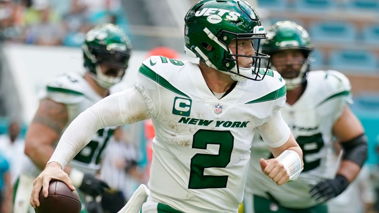 New York Jets quarterback Zach Wilson calls his own number on QB sneak ...