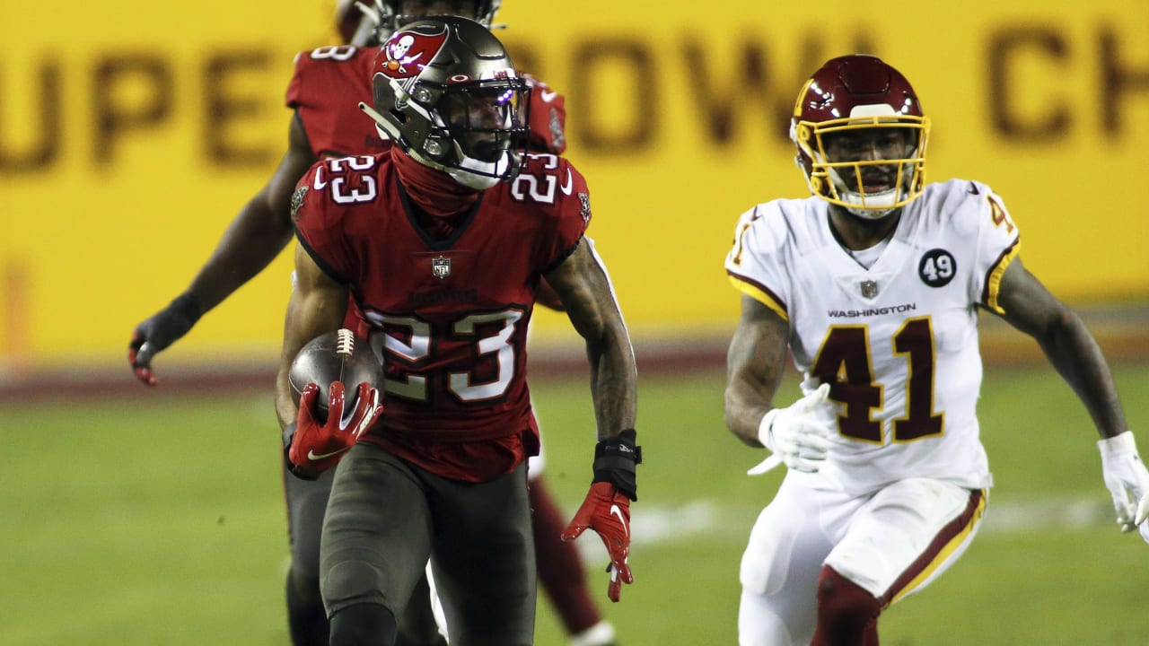 Tampa Bay Buccaneers linebacker Kevin Minter's tip ends in cornerback ...