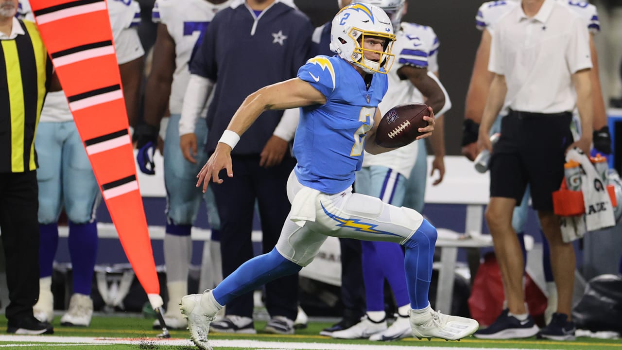 Los Angeles Chargers quarterback Easton Stick's 25-yard scramble moves ...