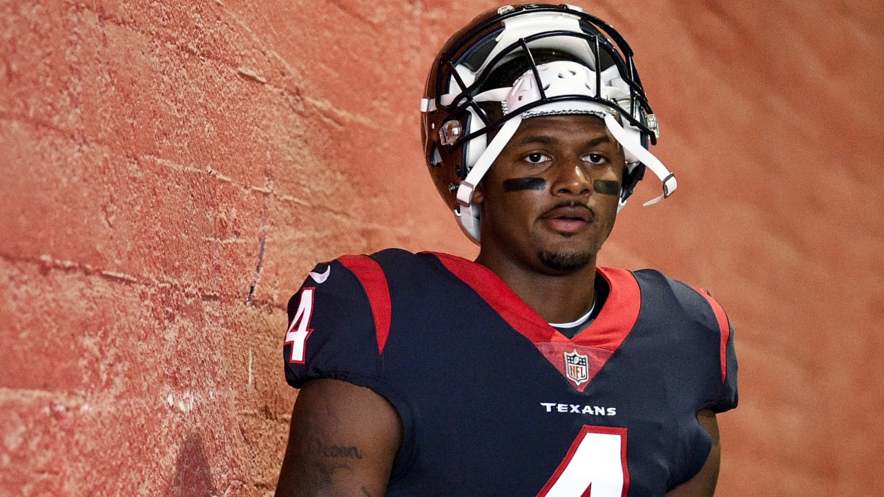 NFL Network Insider Ian Rapoport: Houston Texans quarterback Deshaun Watson will not be traded today