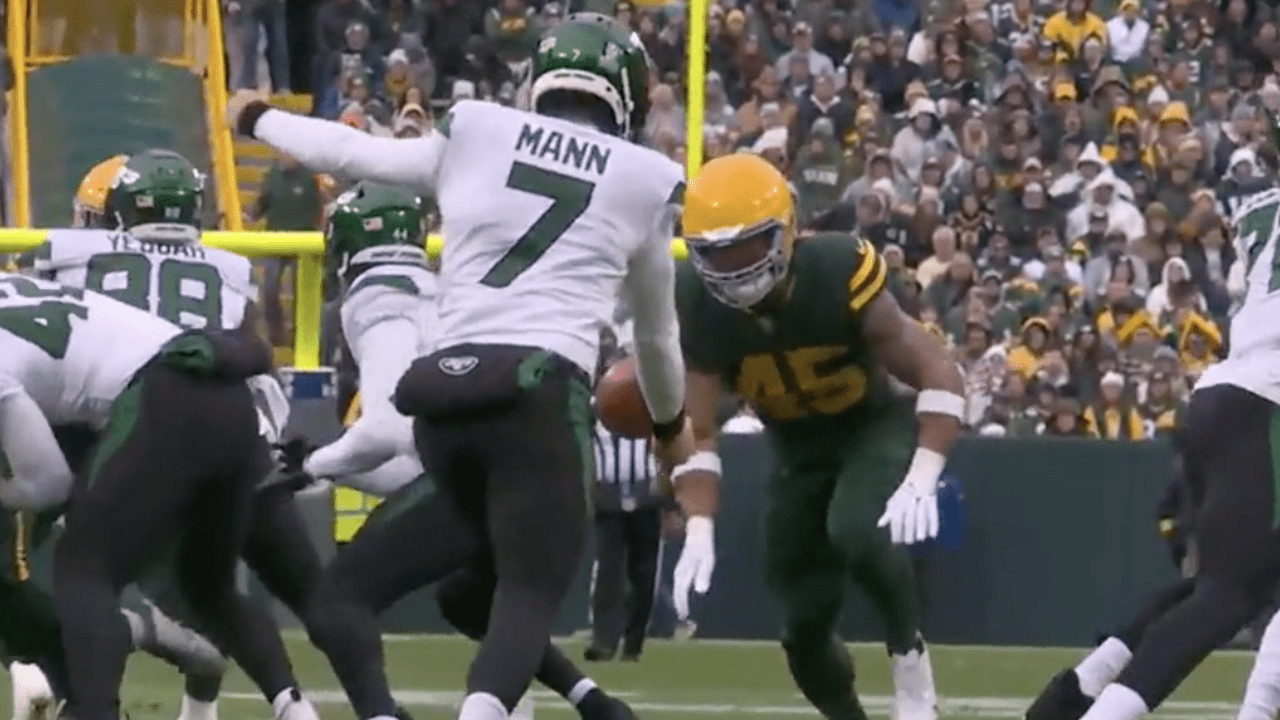 Green Bay Packers linebacker Eric Wilson swoops across entire line ...