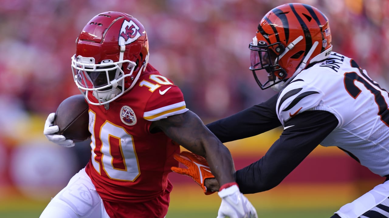 Cincinnati Bengals cornerback Eli Apple swings down Tyreek Hill for TD ...