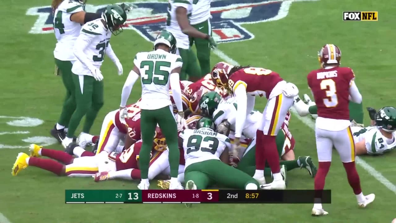 Redskins force fumble after Vyncint Smith body-surfs over pile of players