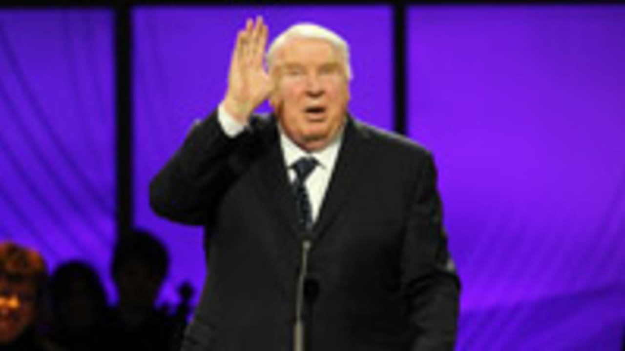 Pat Summerall remembered as 'voice of the NFL'