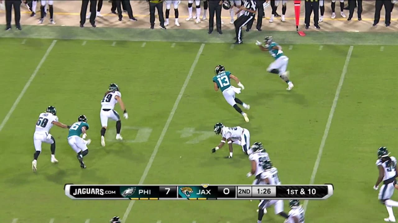 Michael Walker bounces off Eagles' defenders for 25 yards