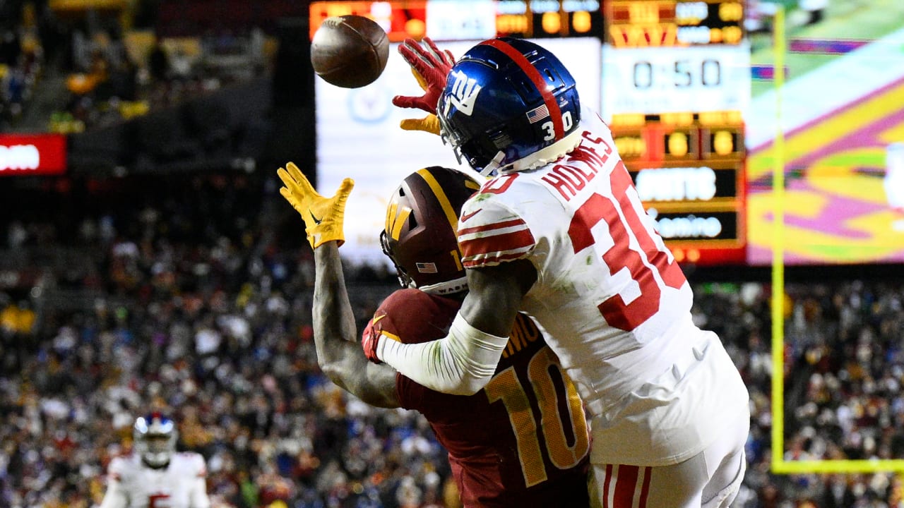 New York Giants cornerback Darnay Holmes ices the Giants' 'Sunday Night ...