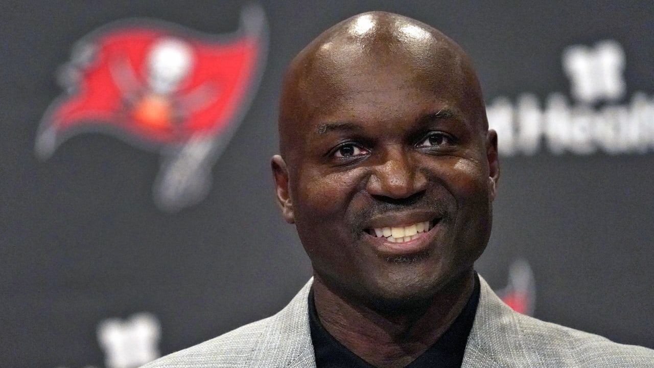 Buccaneers head coach Todd Bowles earns bachelor's degree from Mount St ...
