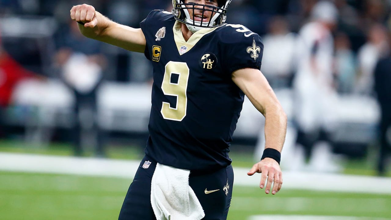 Saints ground Falcons' attack to earn 10th straight win