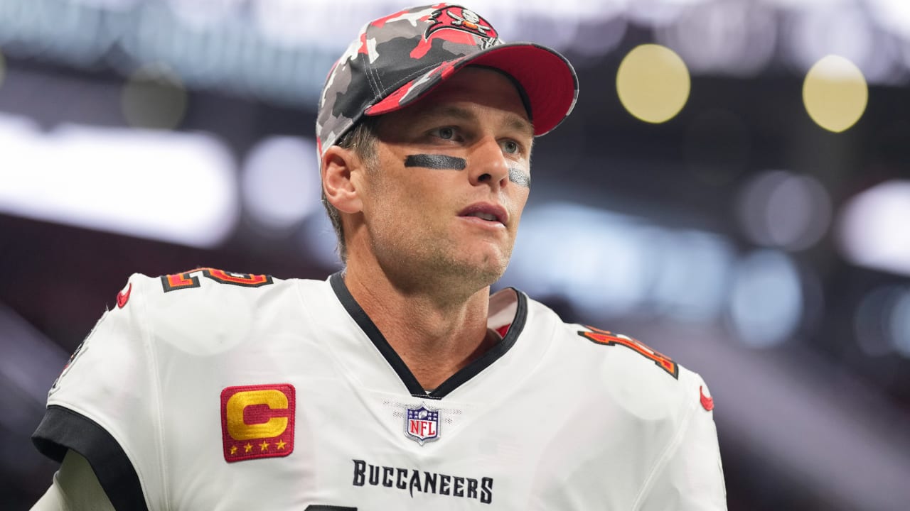 NFL Network Insider Ian Rapoport: Former NFL quarterback Tom Brady will ...
